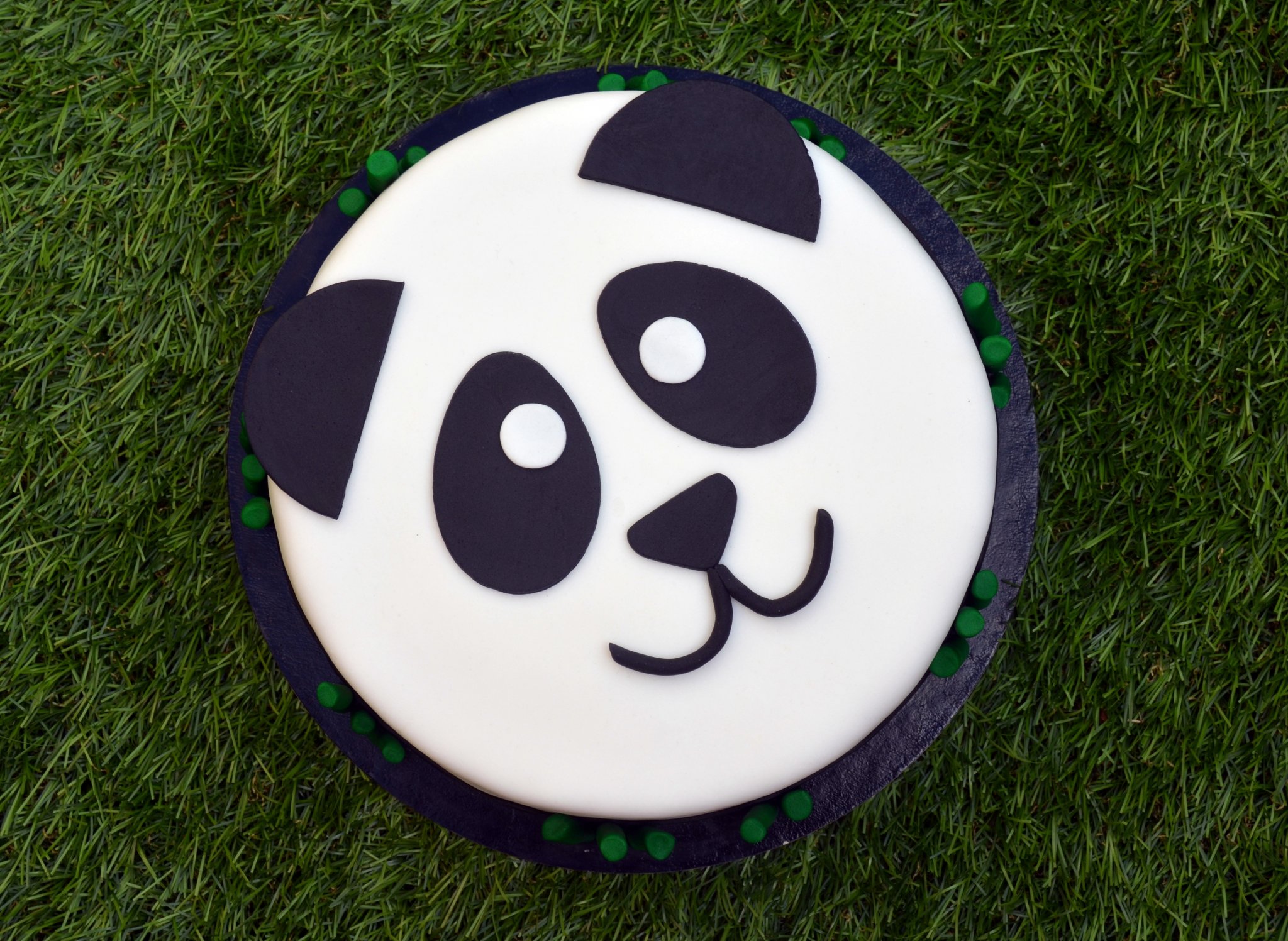 Málnatorta panda bőrben – 2 in 1: recept és panda torta útmutató ...